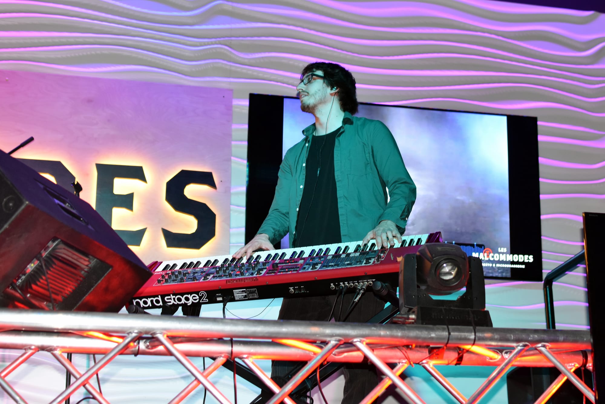 Photos - Replay band