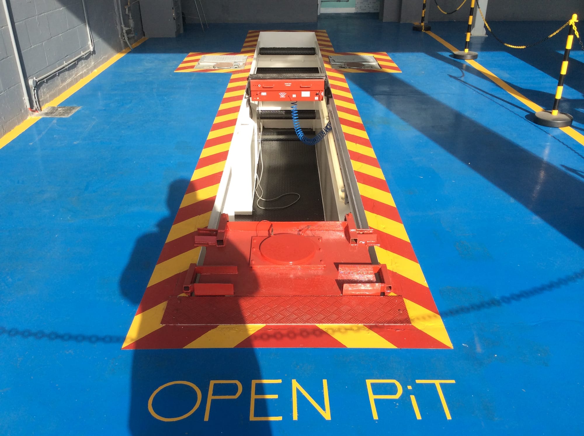 Garage equipment Supplys and Repairs.