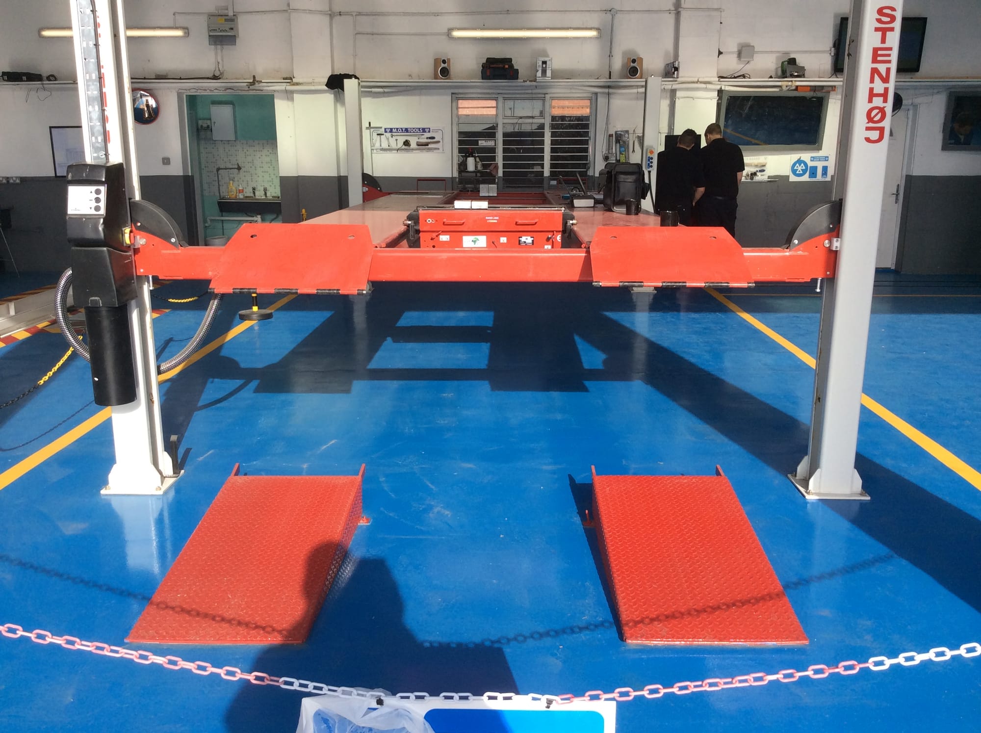 Garage equipment Supplys and Repairs.