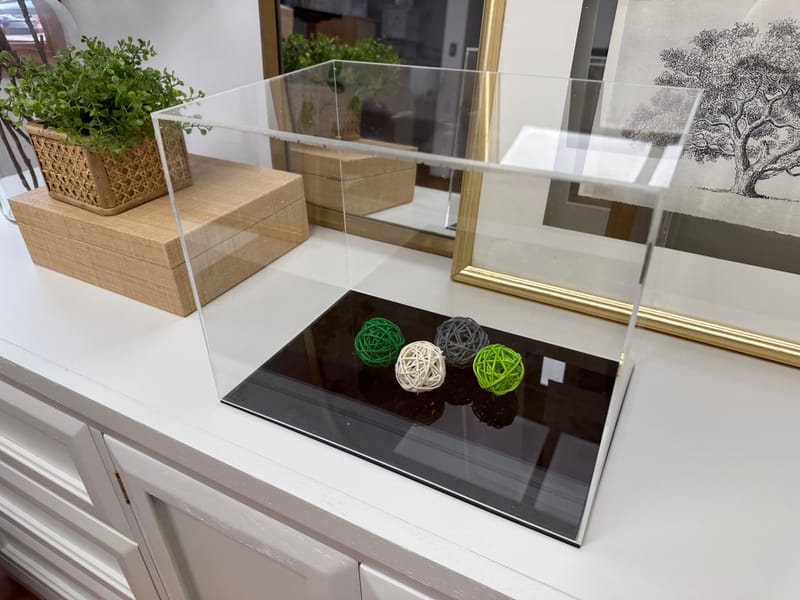 Acrylic Plexiglass Boxes With Bases - PlexiBoxes4u