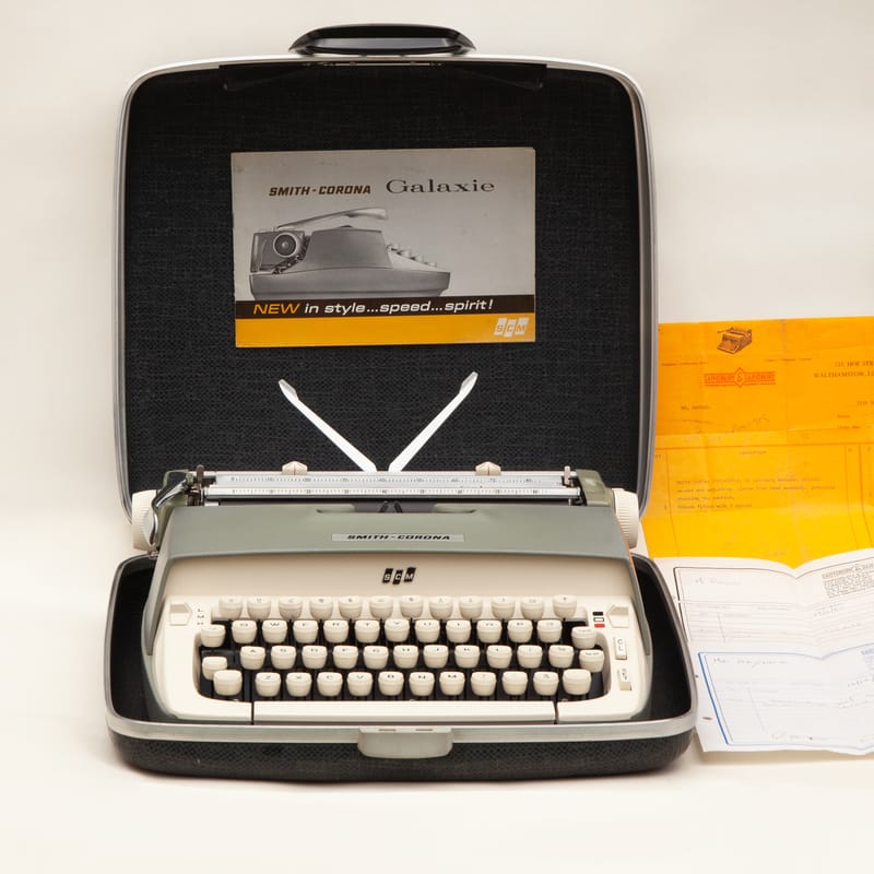TRIUMPH TIPPA Yellow Vintage Typewriter with Case Working New Ribbon ...