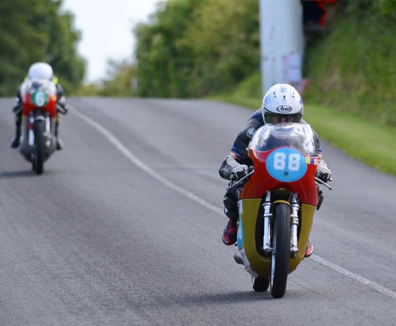 Kells Road Races Classic Round Up. Manly does the double. - CBRI