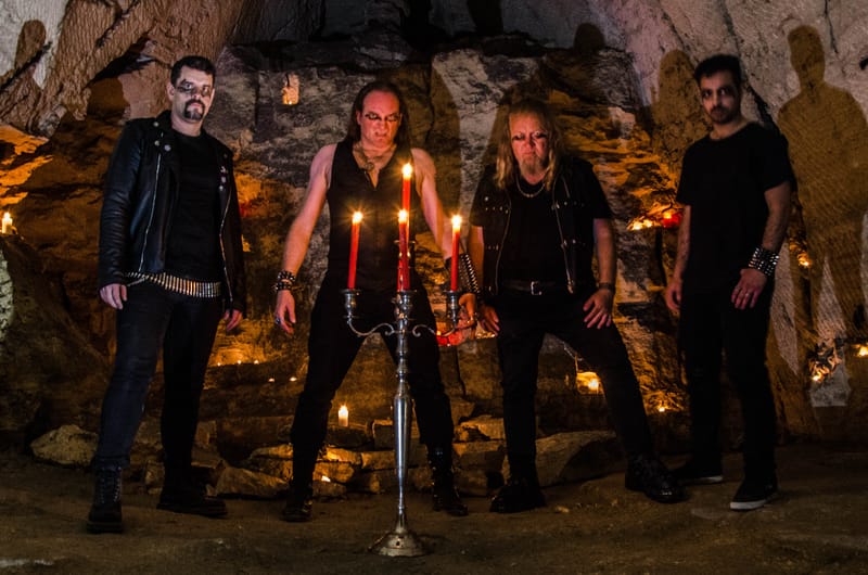 Interview with HOLY WAR - FILTHY DOGS OF METAL