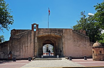 PUERTA DEL CONDE, SANTO DOMINGO (República Dominicana) - Floating Castles