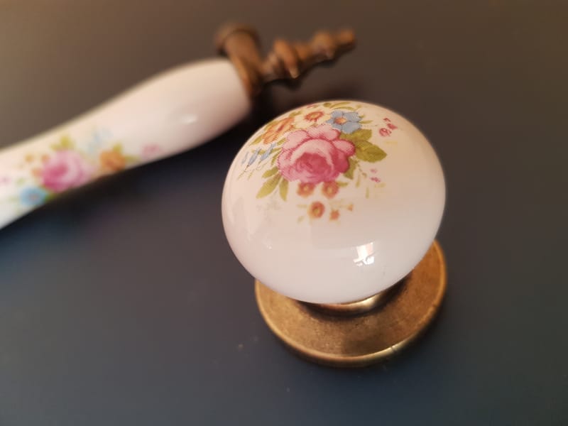 manere mobila - butoni din ceramica pentru mobila