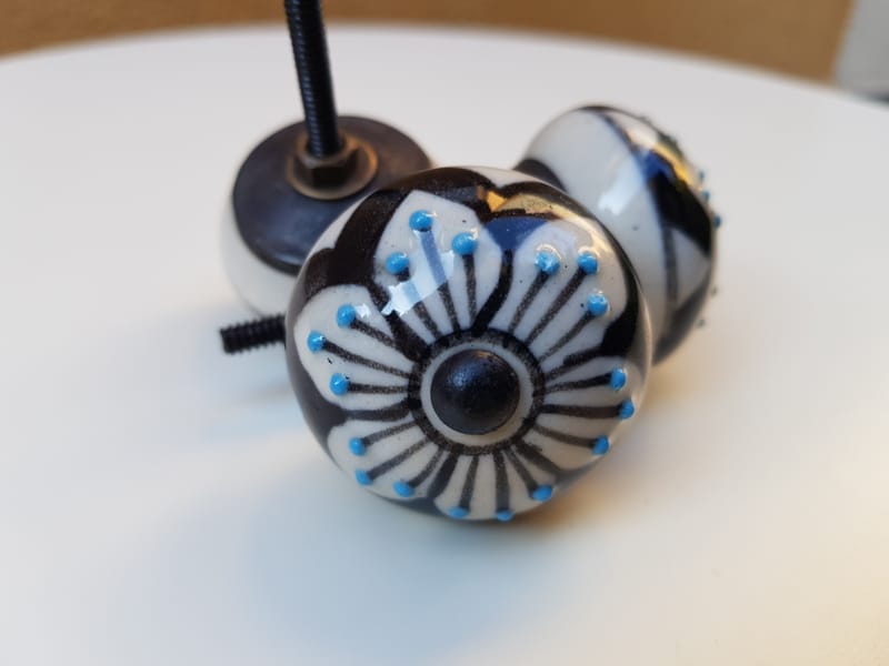 manere mobila - butoni din ceramica pentru mobila