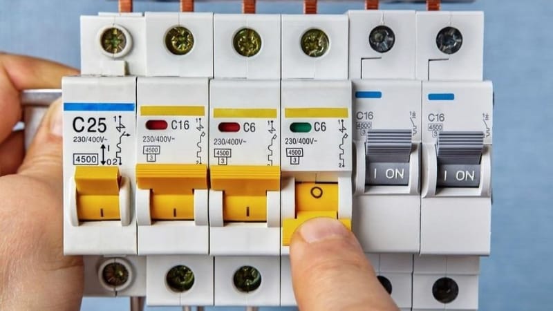What are the types of circuit breakers? | Lito Electrical Service