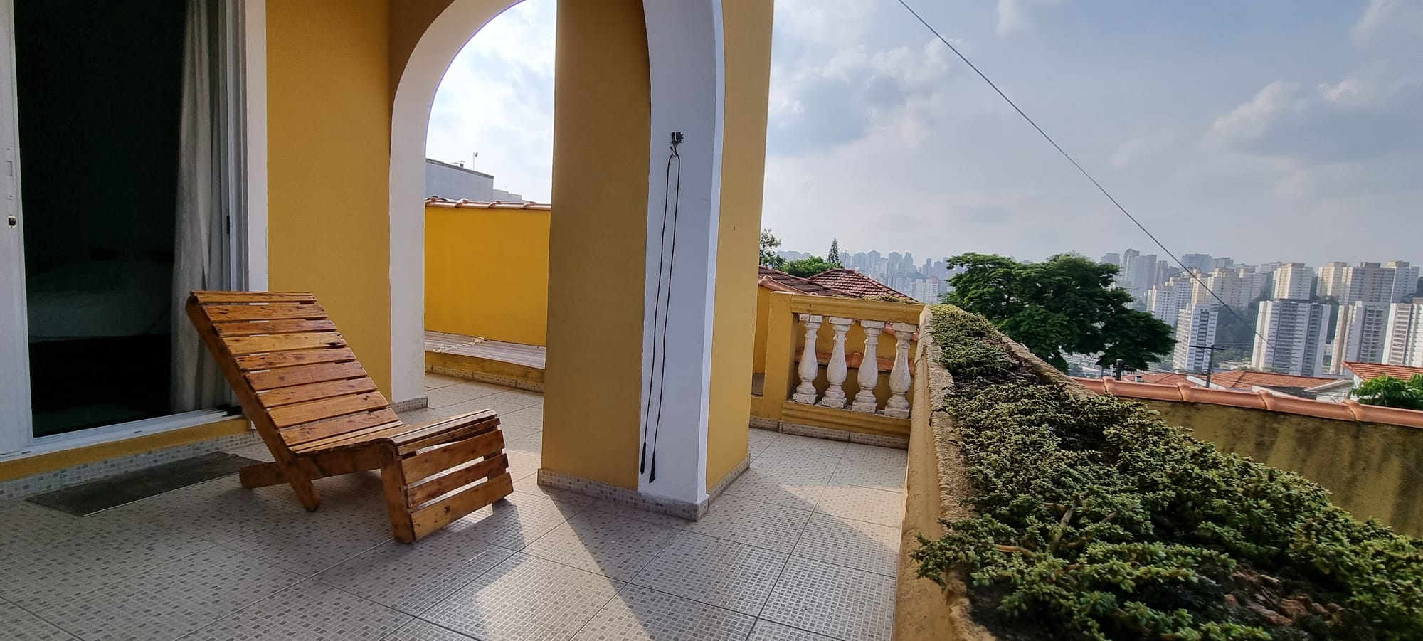 Suítes/Suites com varanda/kitnet/quarto com banheiro e geladeira exclusiva