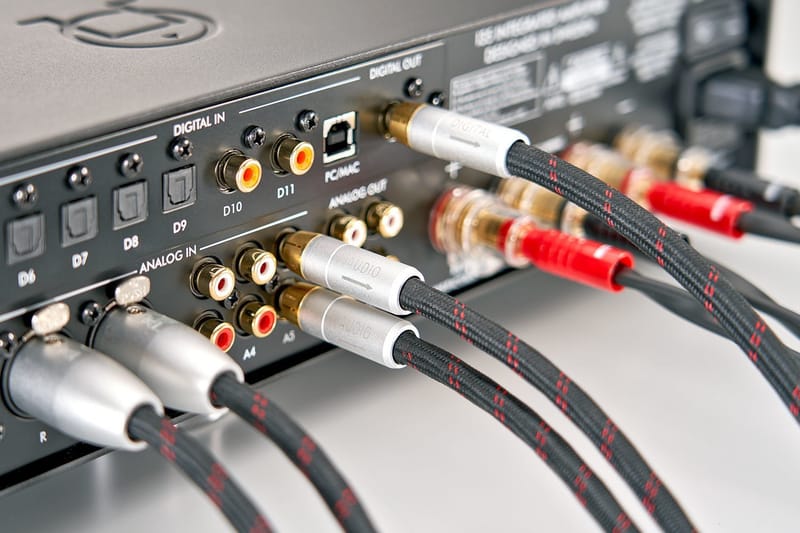 - Eagle Cable | English