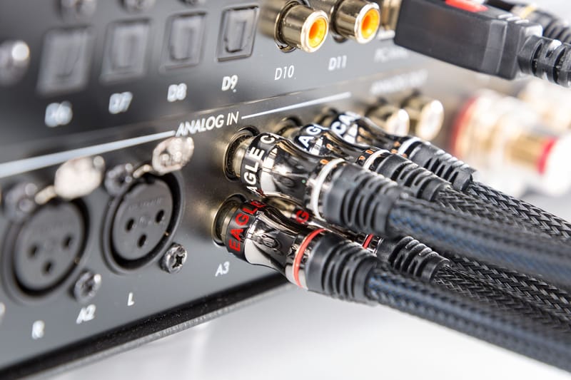 - Eagle Cable | English