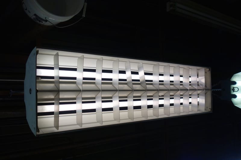 Corner Mount Prison Lights - JAM FILM INC