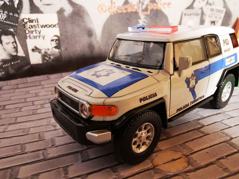 Toyota FJ Cruiser - DIECAST POLICE
