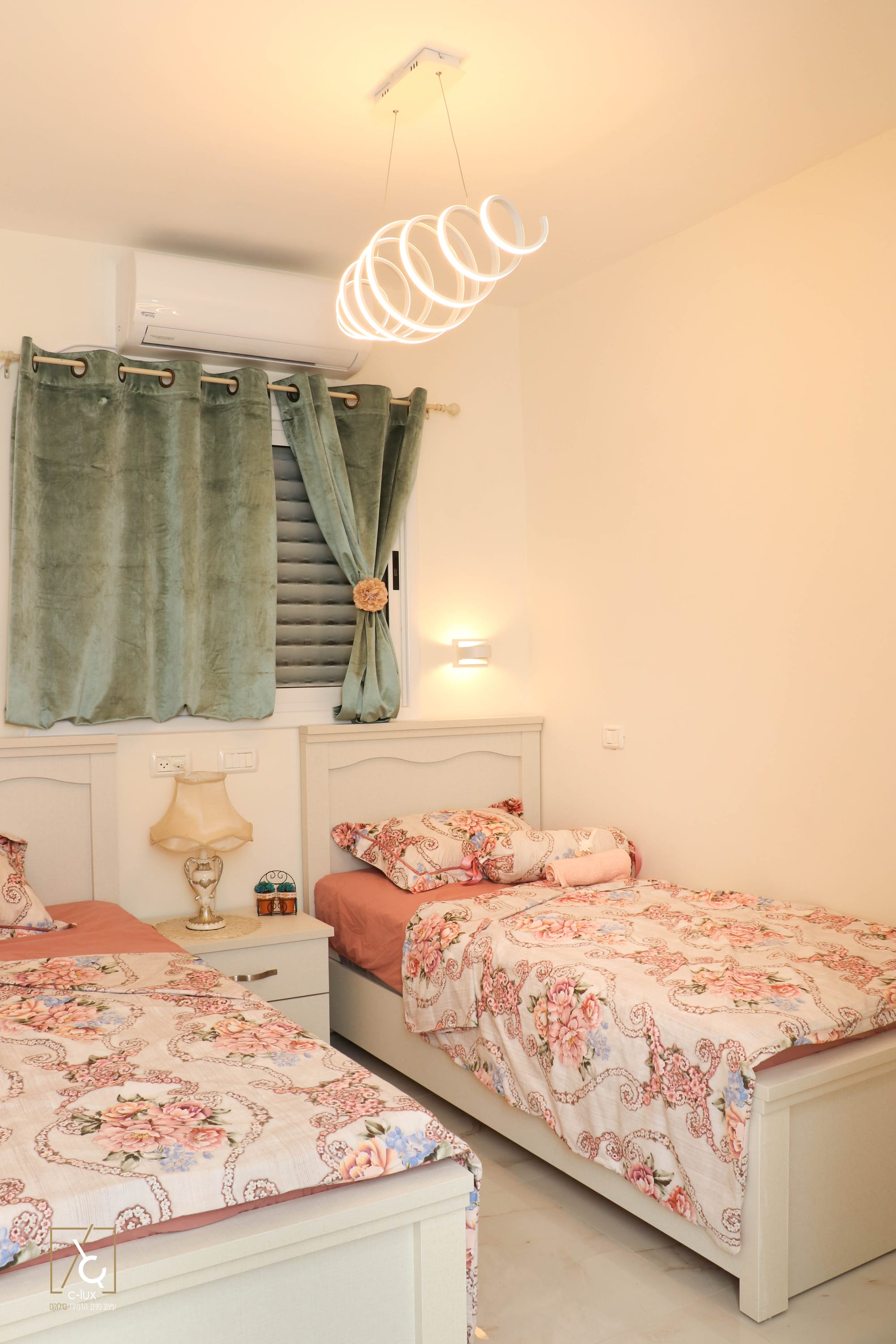 גלריה - תדמיינו. תתחדשו. סילוקס - c-lux