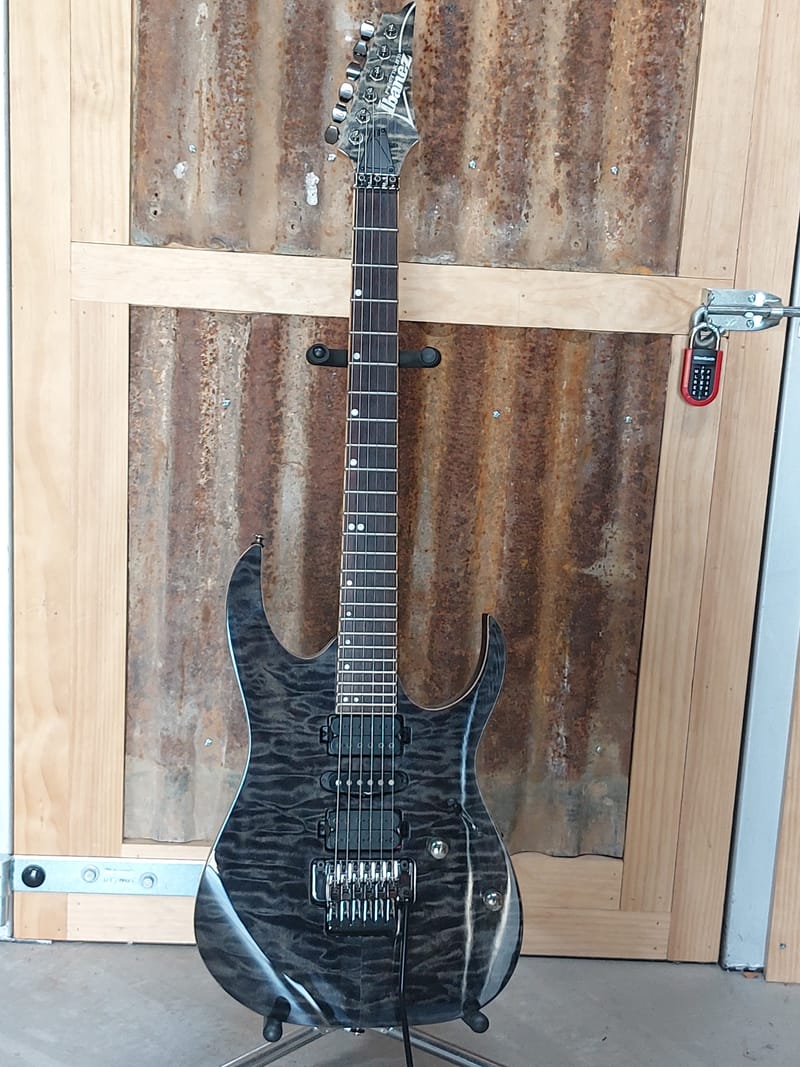 Ibanez Premium RG870QMZ Black Ice - Text