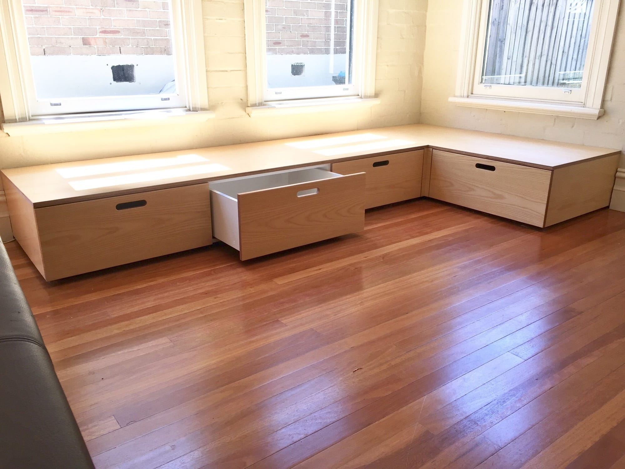 Low bench, daybed base - Woodwork by Hiro