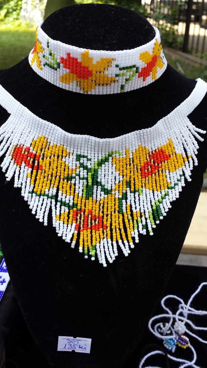 Colier - Traditional Art Design