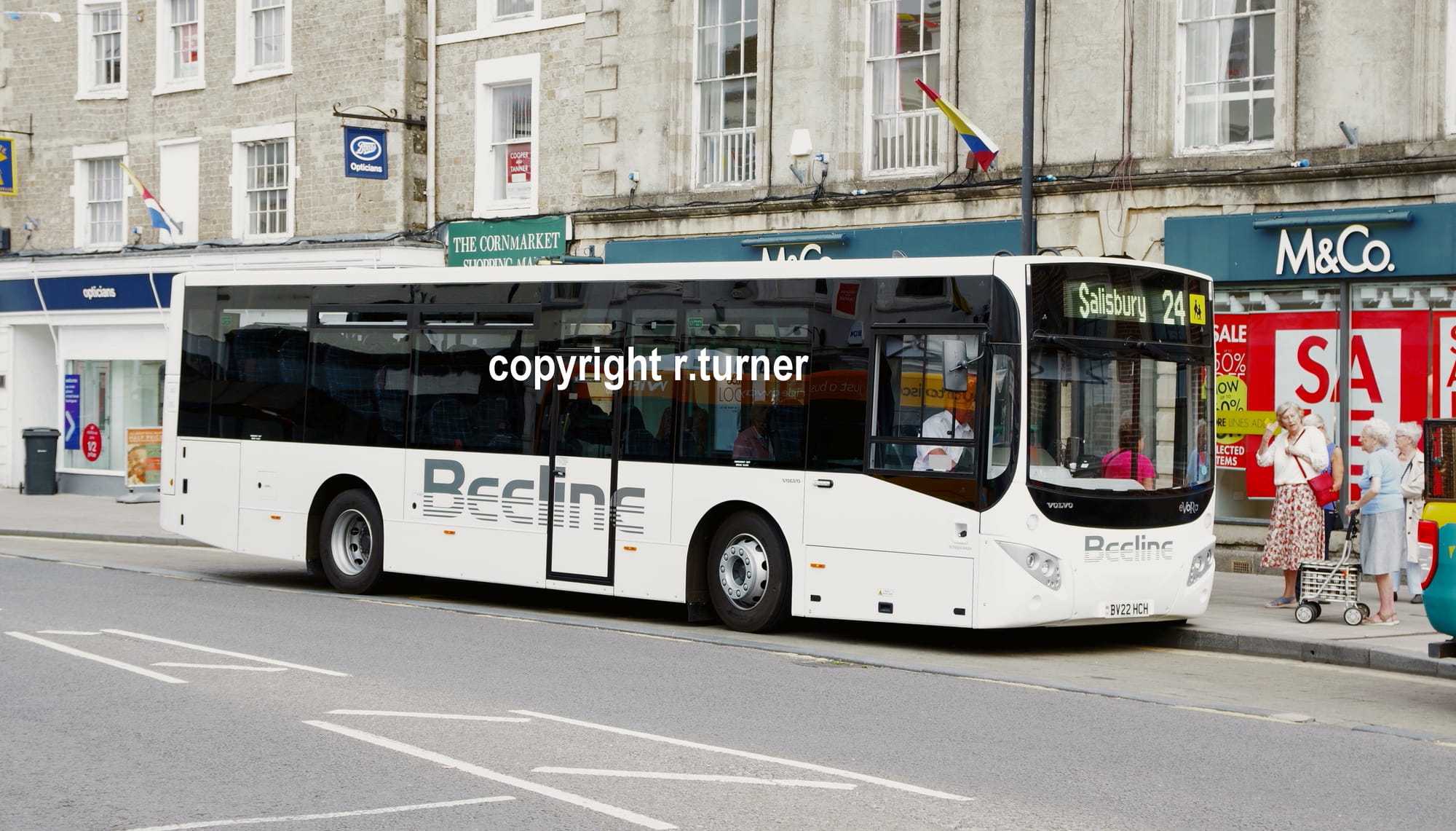 Beeline Coaches BV22 HCH. - Bus Photos UK