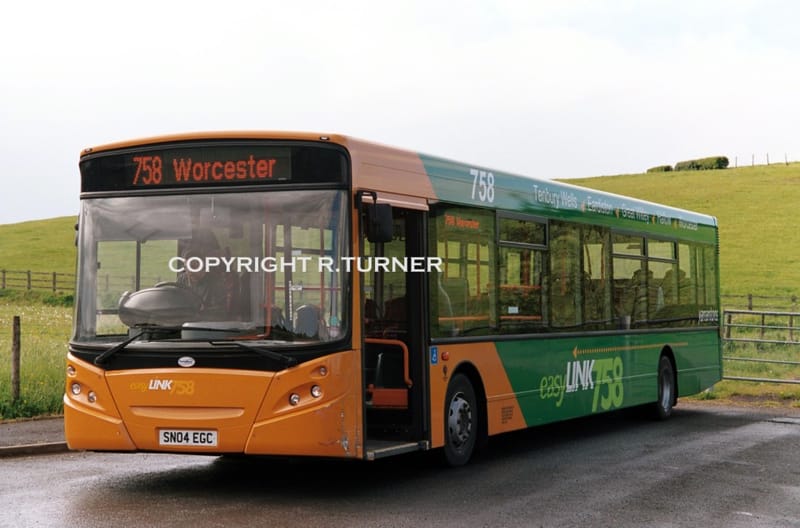 Yarringtons Coaches SN04 EGC. - Bus Photos UK