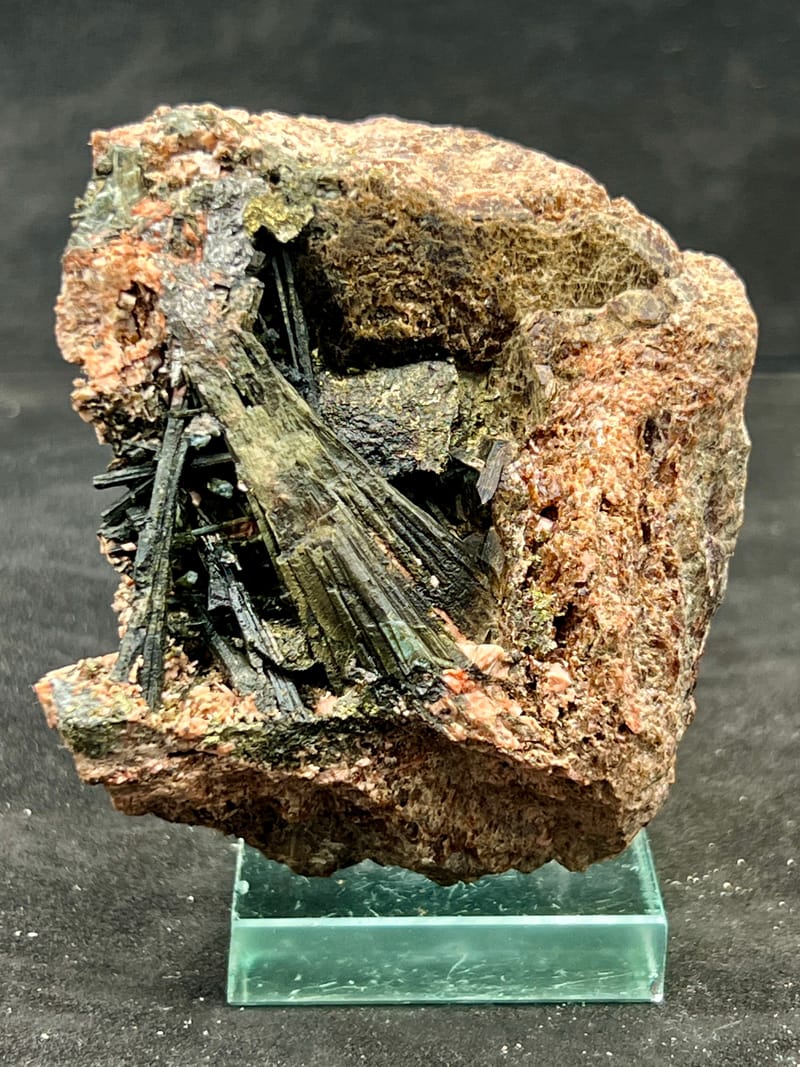 EPIDOTA CON VESUVIANITA (MINAS DE CALA, HUELVA)