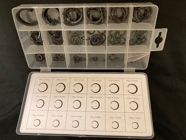 Assorted 180 pc Box Internal Circlips