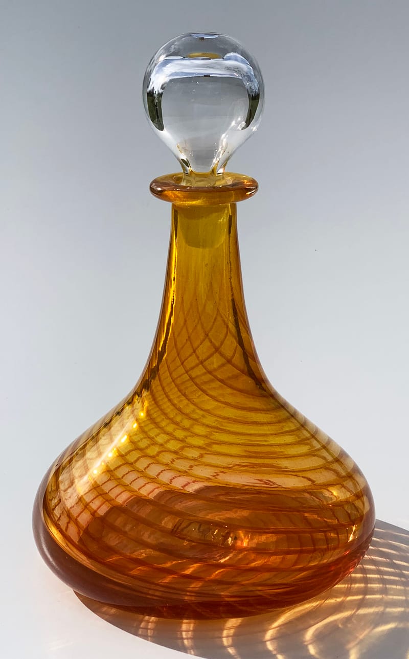 Round Decanter - E&M Glass