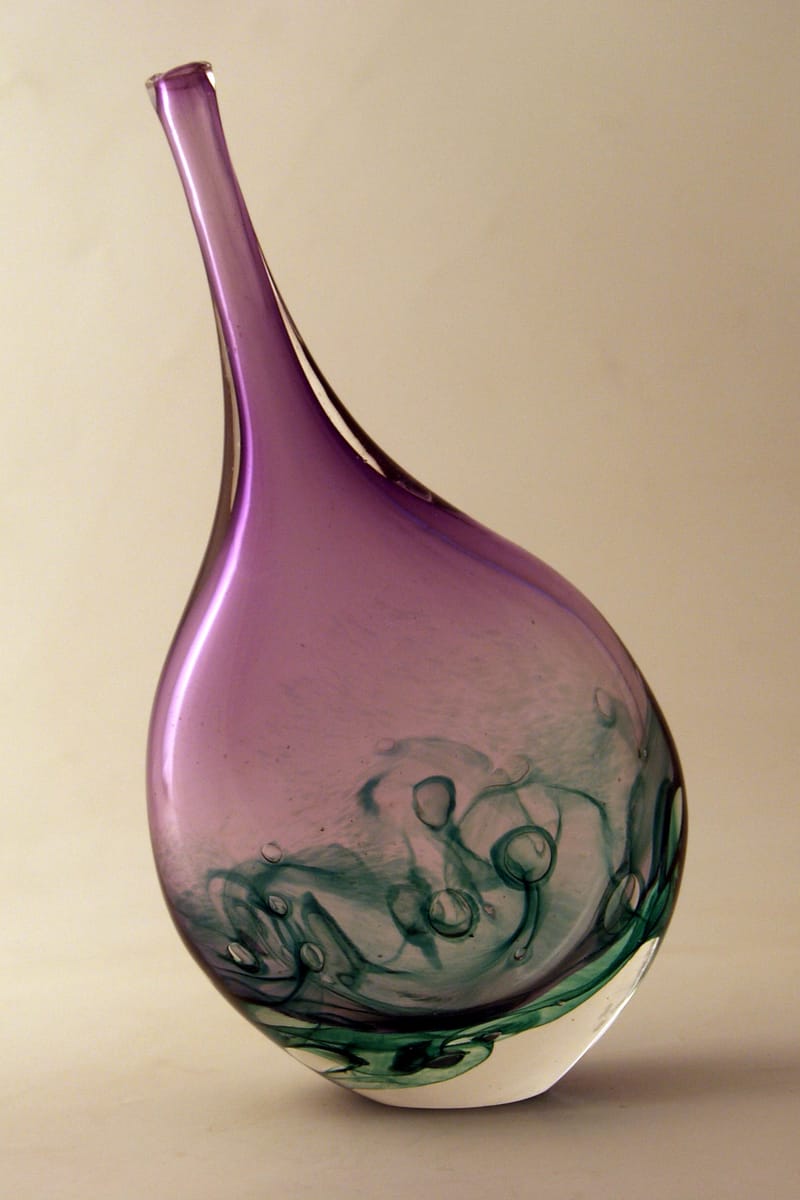 Eau Vase Amethyst - E&M Glass