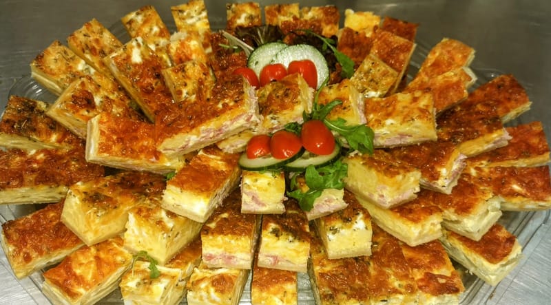 MEGA LARGE SLICED QUICHE PLATTER - fiestabuildabuffet