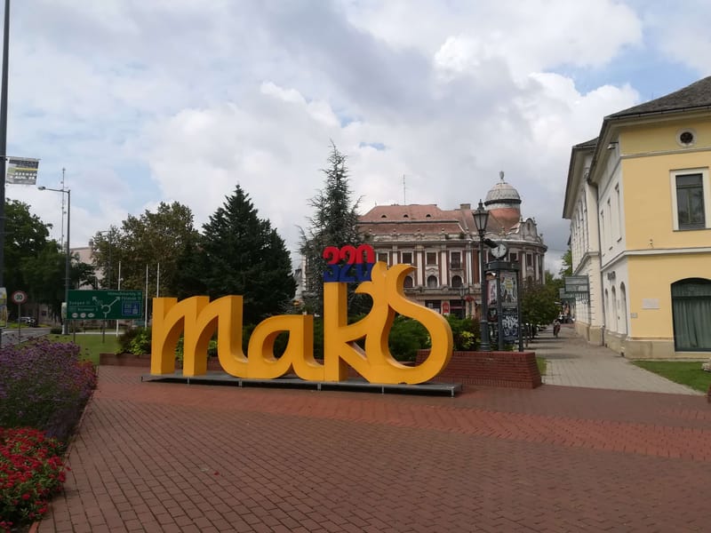 PLIMBARE PRIN ORAȘUL MAKO - BăiTermale.com