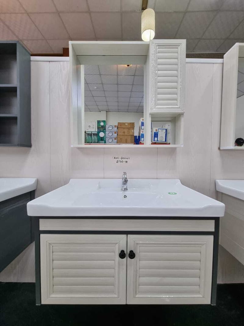 MATERIALES Y FERRETERIA BOCAS DEL TORO