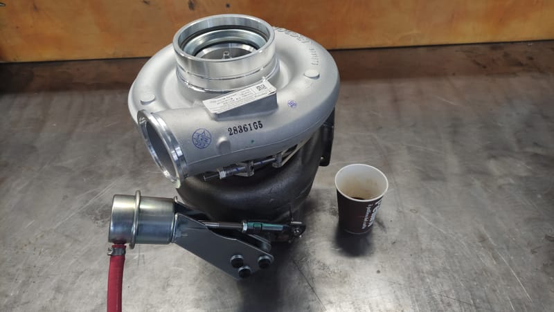 Holset HX35 T3 Twin Scroll - The Kangaroos Team
