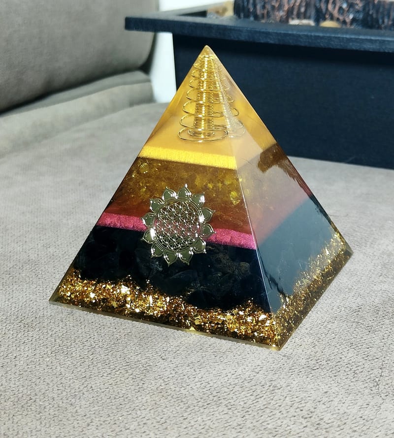 🔼Pyramides avec ou sans LED 🔼 - ® UNE VIE EN PLUS