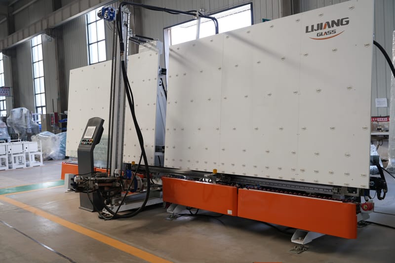 LJTJ3370 Automatic Vertical Insulating Glass Sealing Robot Machine