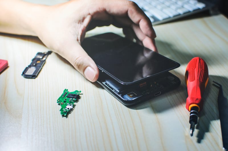 3 Telltale Signs Your Phone Needs Repairs - PhoneCloud