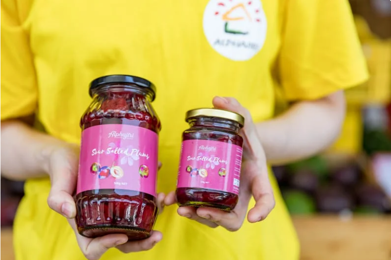 Umeboshi (Japanese Salted Pickled Plums / Honey Salted Pickled Plums)