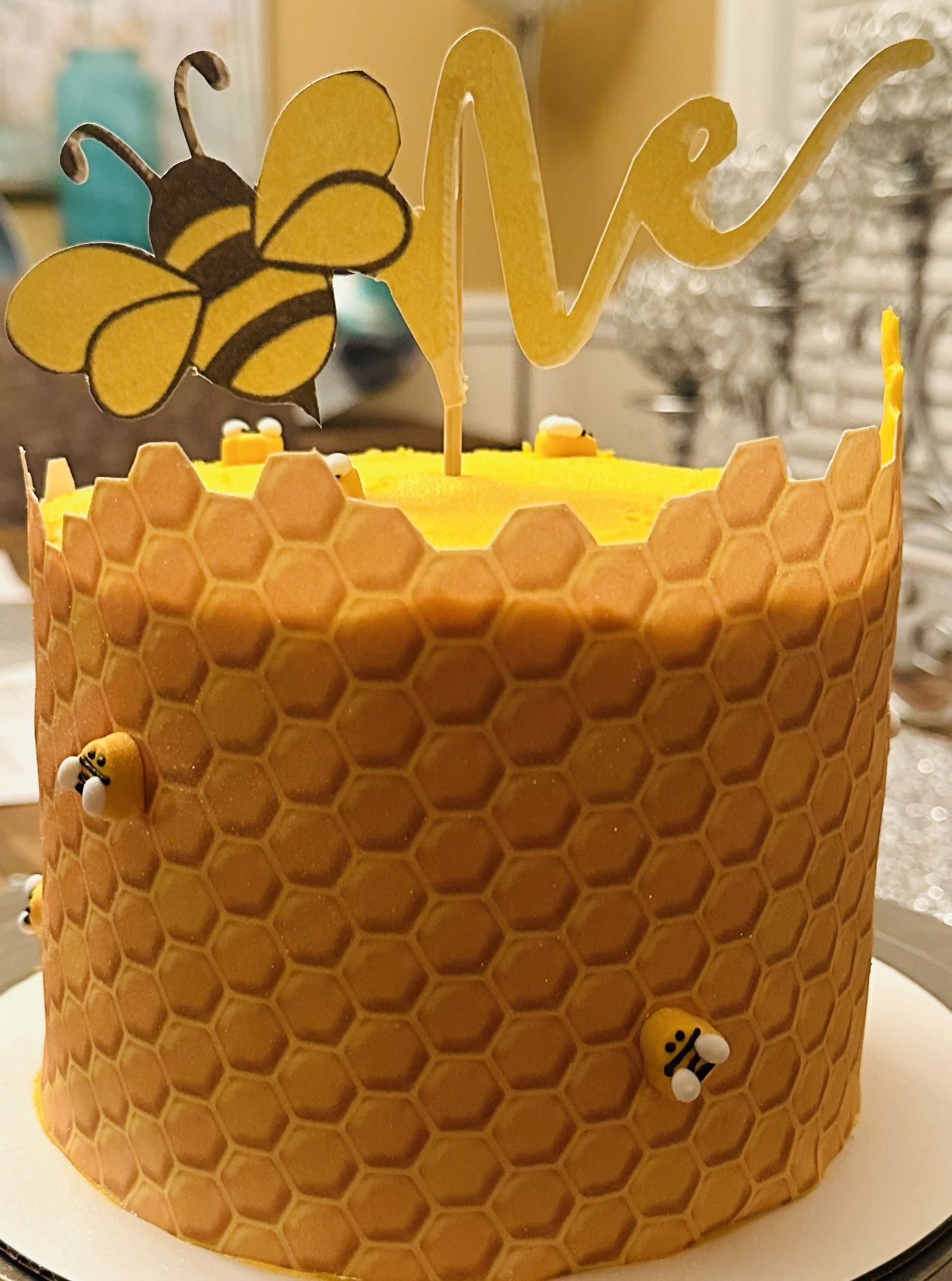 3 Layer Oreo Bumblebee Cake with Buttercream Frosting and Edible Images ...