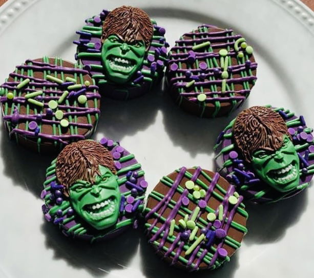 The Hulk Chocolate Covered Oreo - Cabbit Cakes