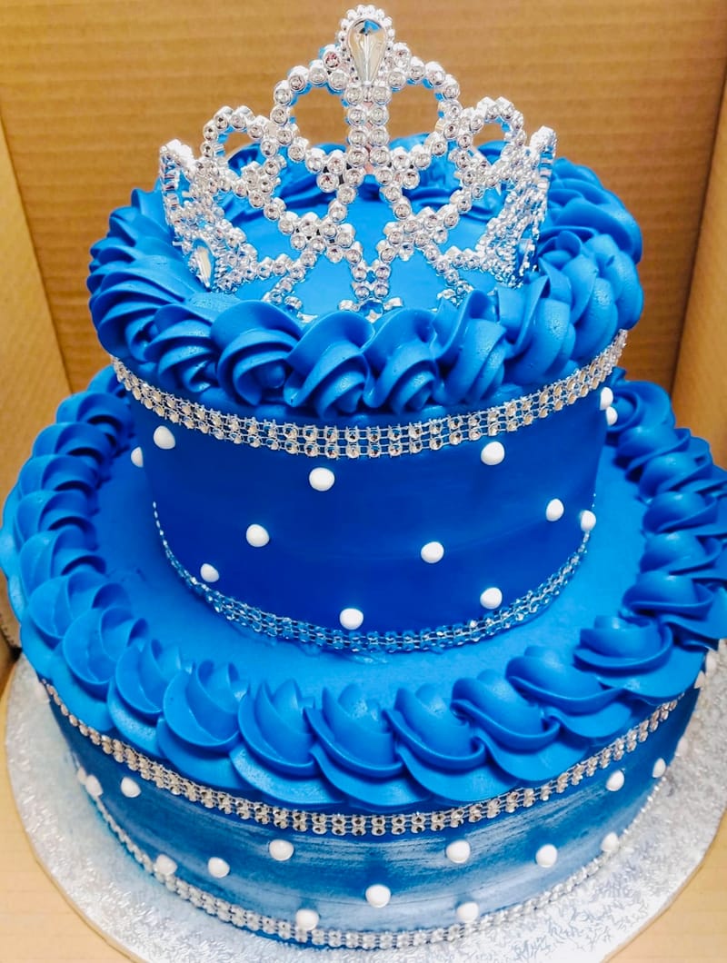 2 Tier Chocolate and Vanilla Princess Cake with Buttercream Frosting ...
