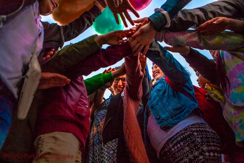 Mayim Bialik Launches Holiday Campaign for Unhoused Youth - Worthy of Love