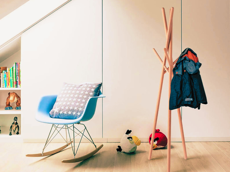 Compra Percheros modernos de madera en Cuenca