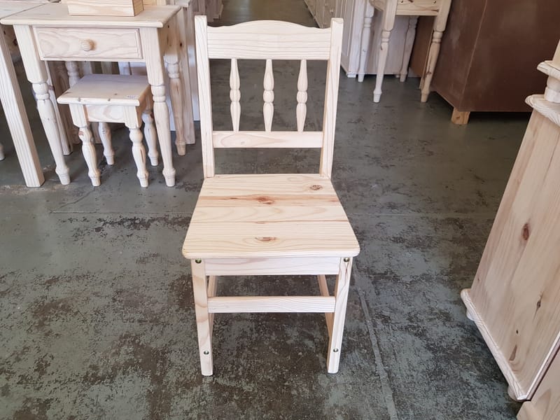 Short Back Chair w Spindles - Quality Pine