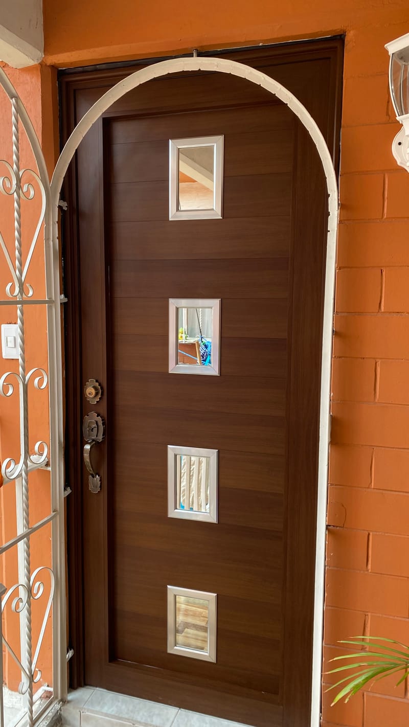 Puerta Entrada Principal - Diseño en Aluminio - Don Aluminio