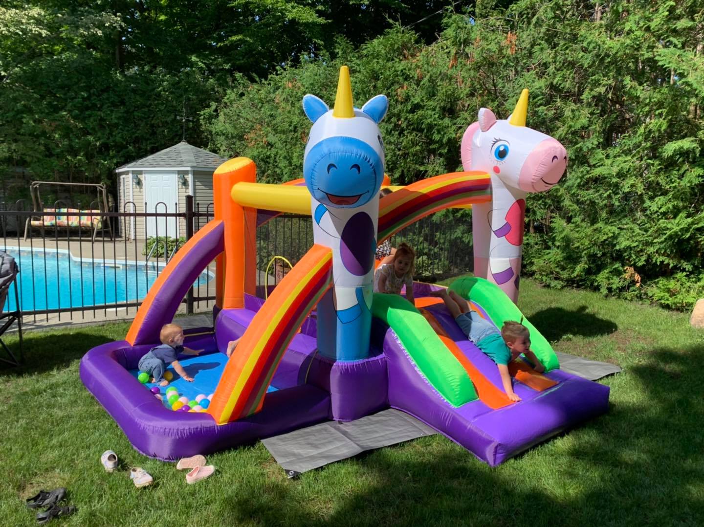 Bébé licorne - Les gonflables des Toutis