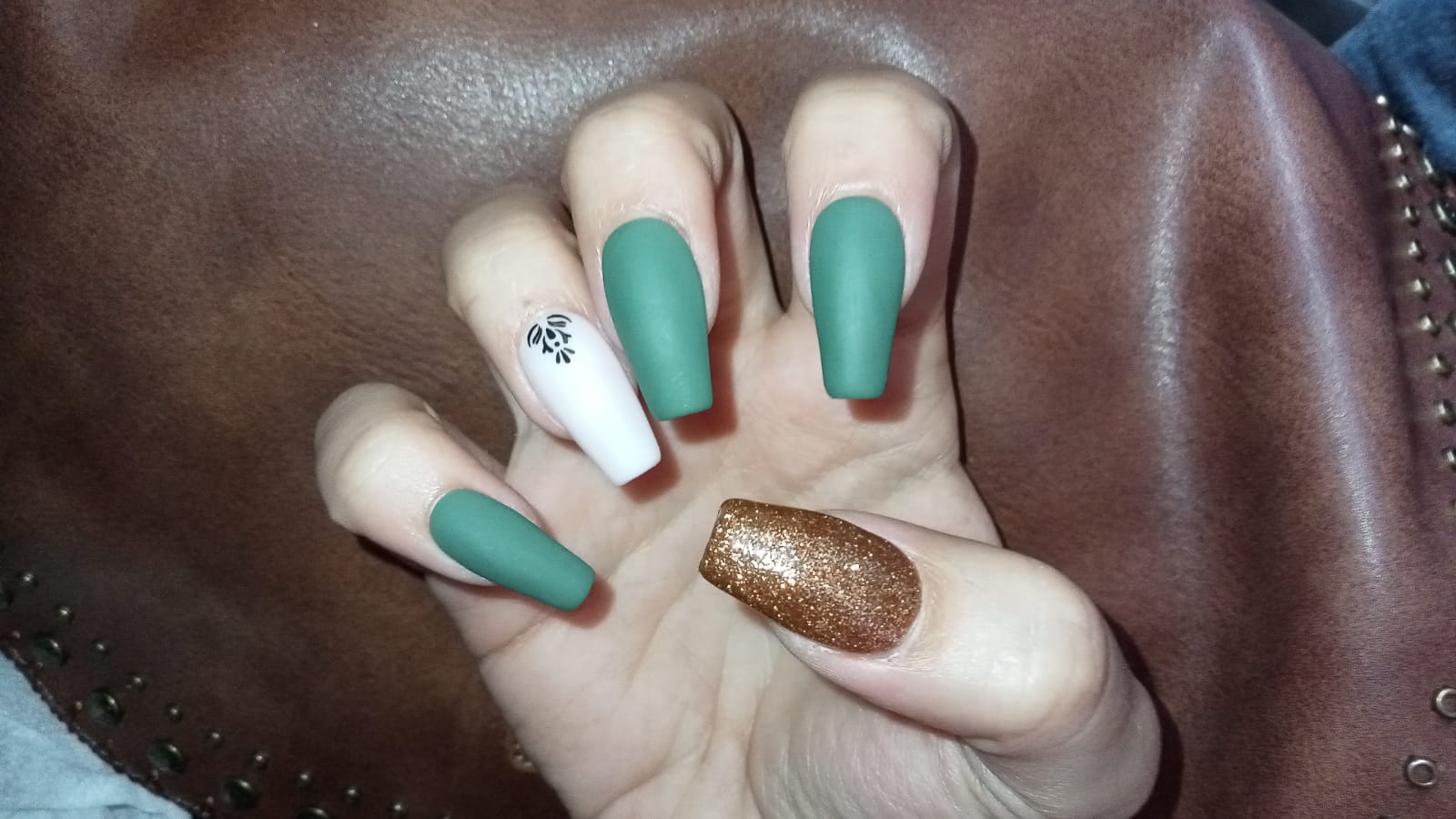 Kj's Nails - Press-Ons and Supplies