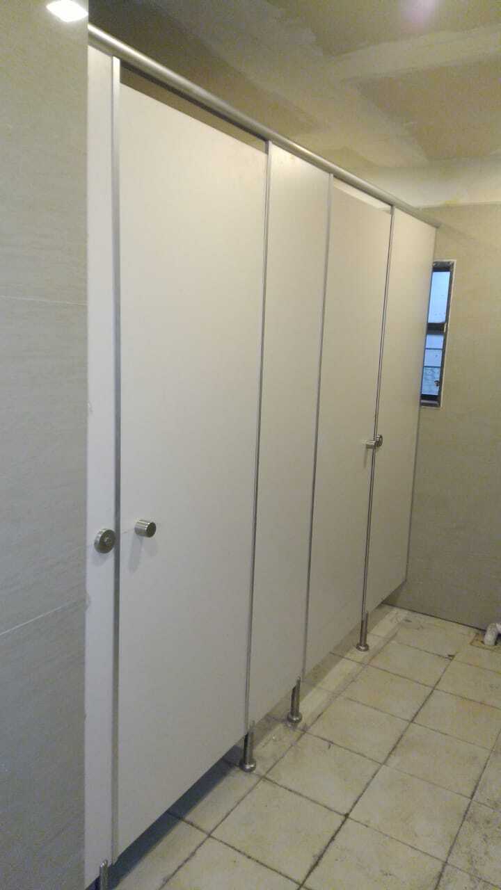 Toilet partition And Restroom Cubicle System - Restcube