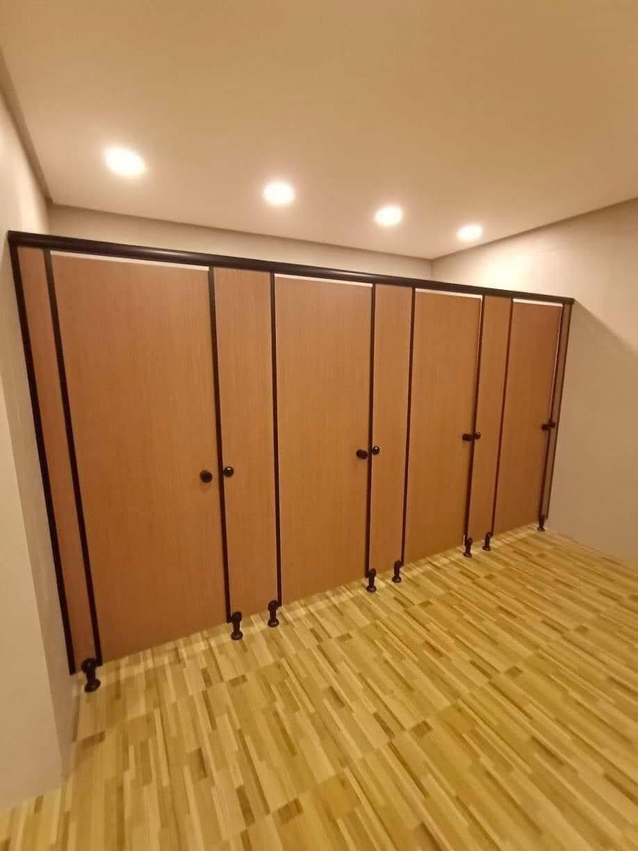 Toilet partition And Restroom Cubicle System - Restcube