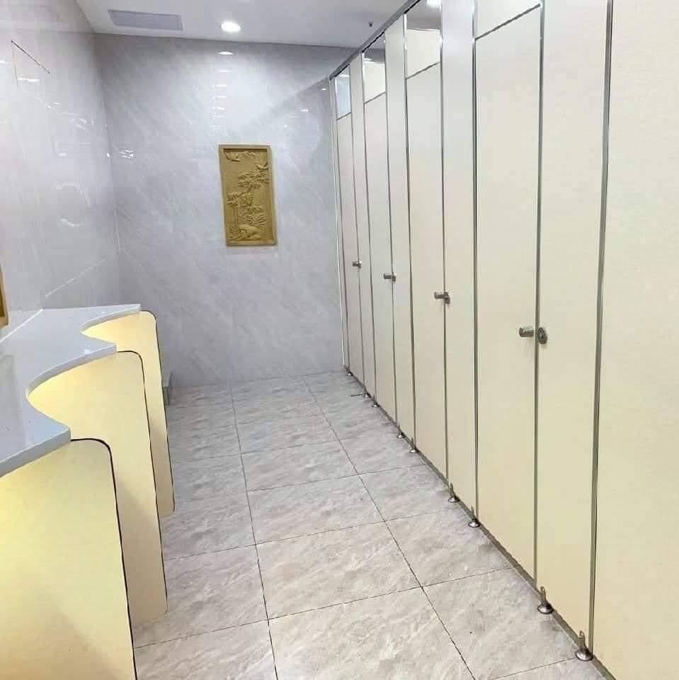 Toilet partition And Restroom Cubicle System - Restcube