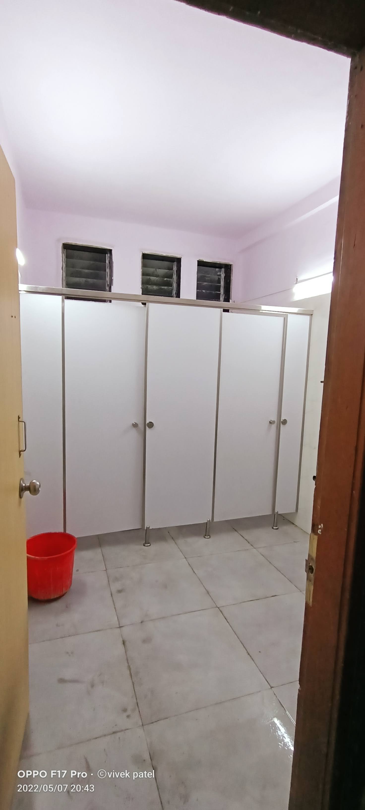 Toilet partition And Restroom Cubicle System - Restcube