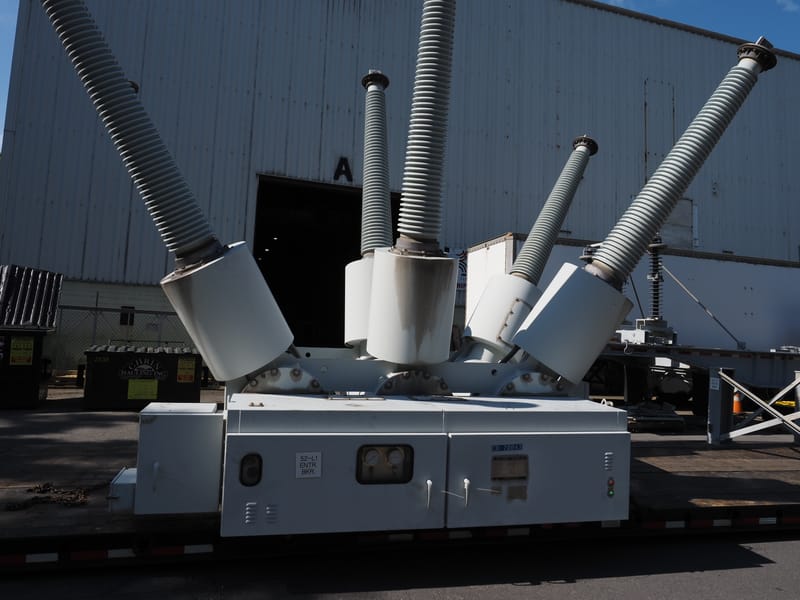 SIEMENS RECONDITIONED 145kV SF6 2000AMP DEAD TANK CIRCUIT BREAKERS