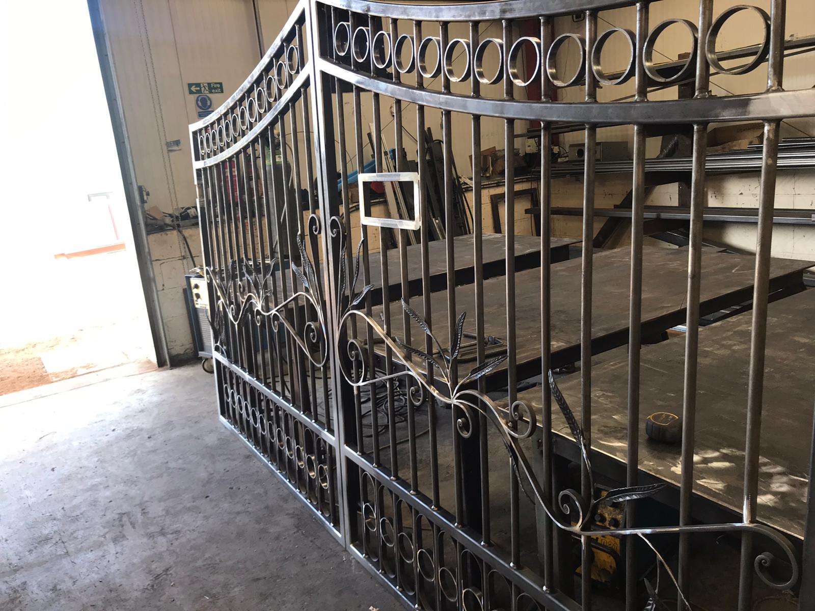 Drive Gates, Railings, Balustrades, Handrails, Everything Metal