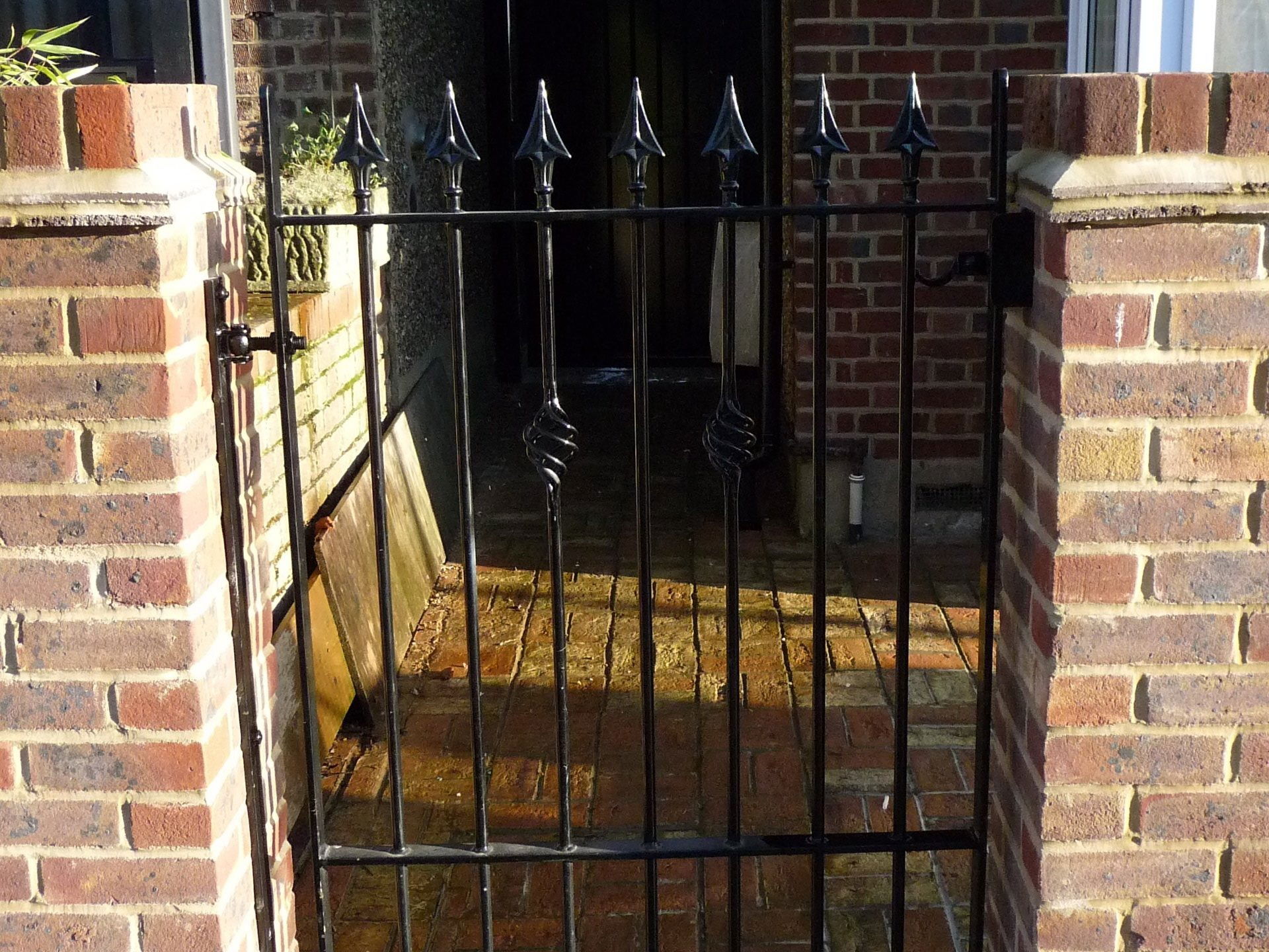 Drive Gates, Railings, Balustrades, Handrails, Everything Metal